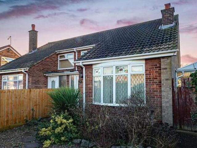 3 bedroom semidetached bungalow for sale in Ranby Drive Hornsea HU18