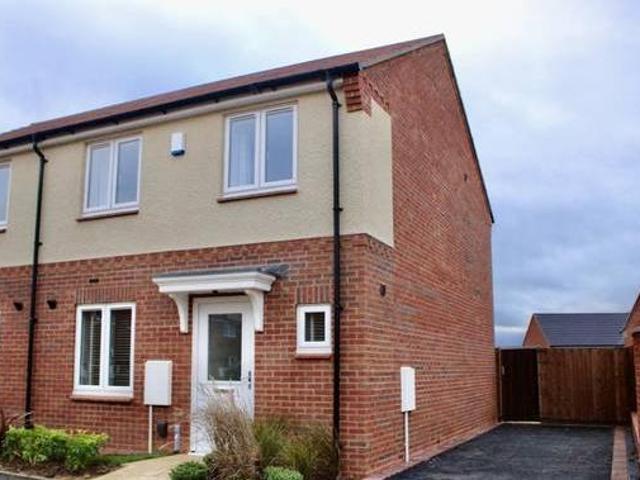 3 bedroom semidetached house for rent in Magee Close Cawston Rugby CV22 7DQ CV22