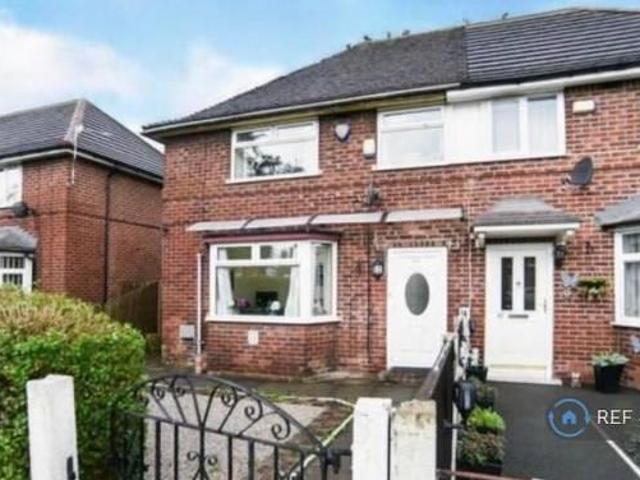 3 bedroom semidetached house for rent in Manchester Manchester M18