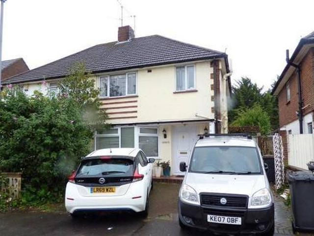 3 bedroom semidetached house for rent in Memorial Road Luton LU3 2QU LU3