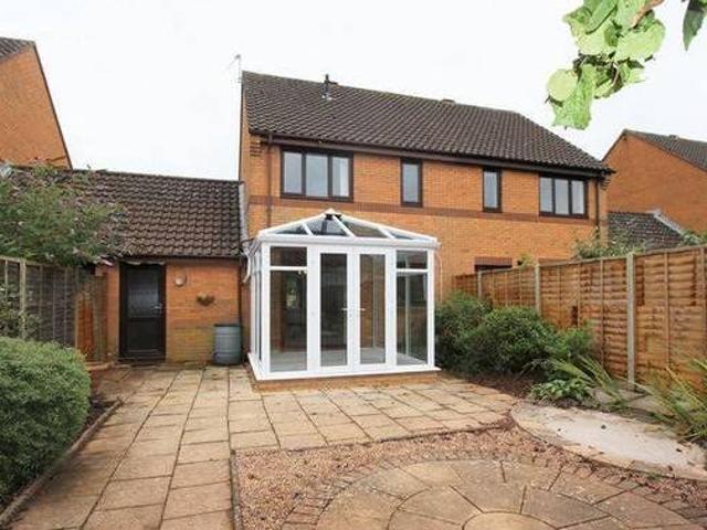 3 bedroom semidetached house for rent in Midland Way Thornbury BS35