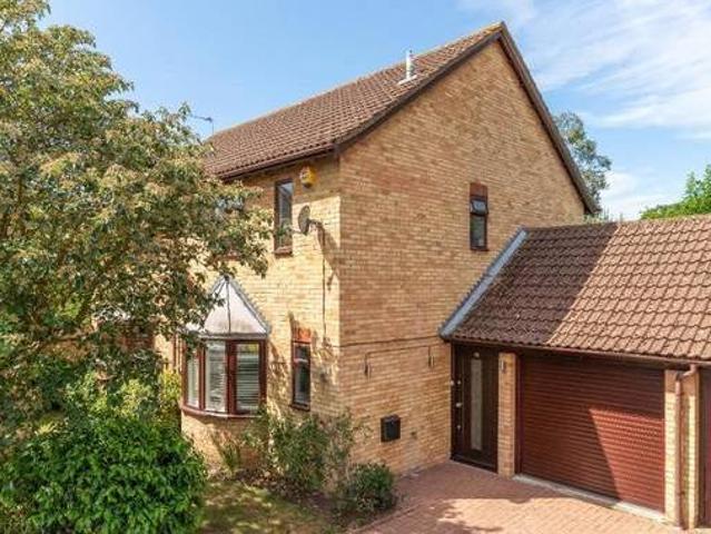 3 bedroom semidetached house for rent in Mistys Field WaltonOnThames Surrey KT12