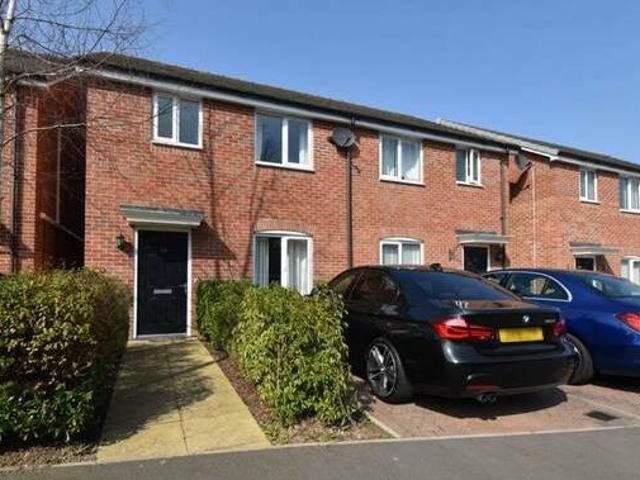 3 bedroom semidetached house for rent in Moat Lane Lower Upnor ME2