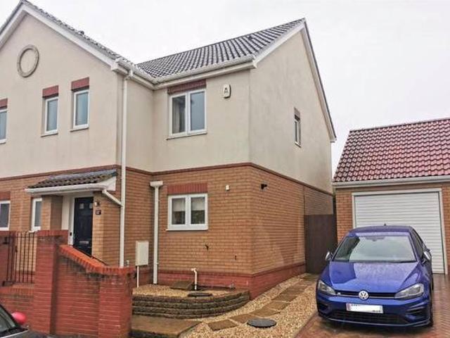 3 bedroom semidetached house for rent in Modern Home Gentian Way Weymouth DT3