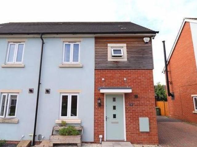 3 bedroom semidetached house for rent in Oakhanger Lane Kingsway Gloucester GL2