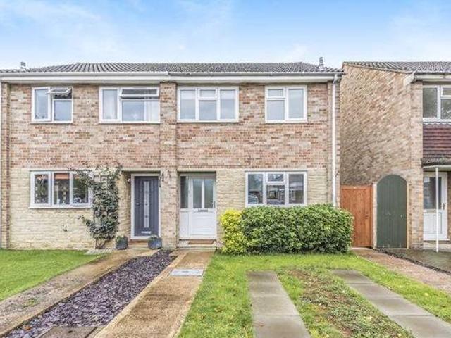 3 bedroom semidetached house for rent in Orchard Way Bicester OX26