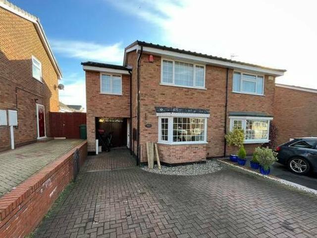 3 bedroom semidetached house for rent in Audens Way Swadlincote DE11