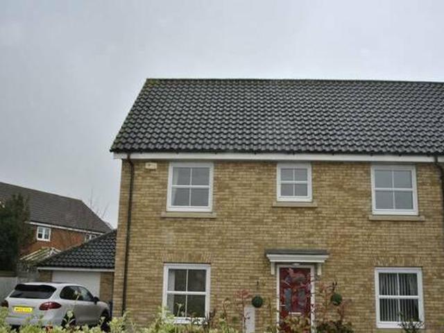 3 bedroom semidetached house for rent in Airfield Road Bury St Edmunds IP32