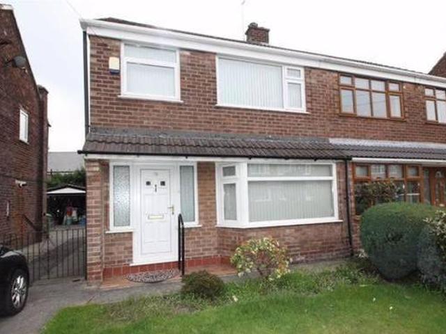 3 bedroom semidetached house for rent in Alder Road Failsworth Manchester M35