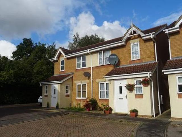 3 bedroom semidetached house for rent in Armstrong Drive Bedford MK42
