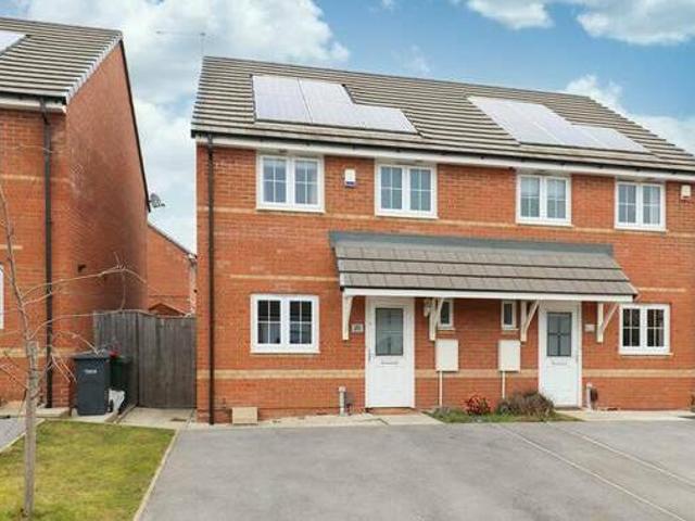 3 bedroom semidetached house for rent in Ashbourne Way Waverley S60