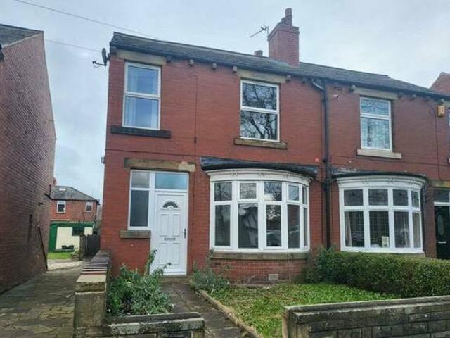 3 bedroom semidetached house for rent in Bywell Road Dewsbury WF12