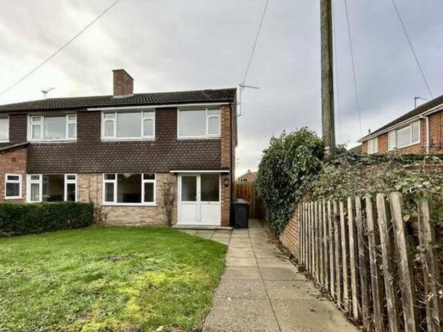 3 bedroom semidetached house for rent in Bakers Close Comberton CB23