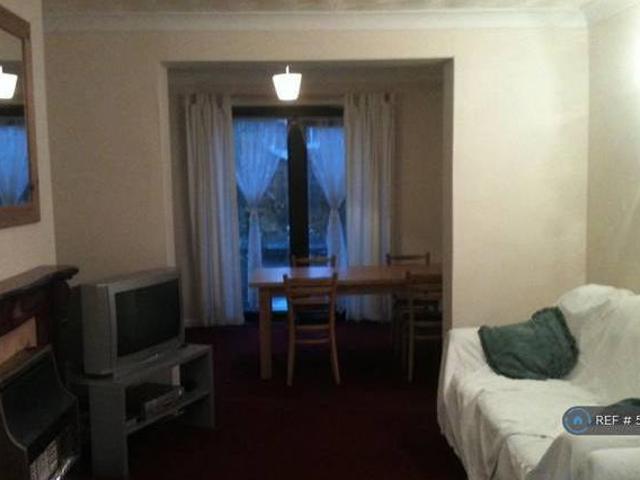 3 bedroom semidetached house for rent in Barnstead Avenue Manchester M20