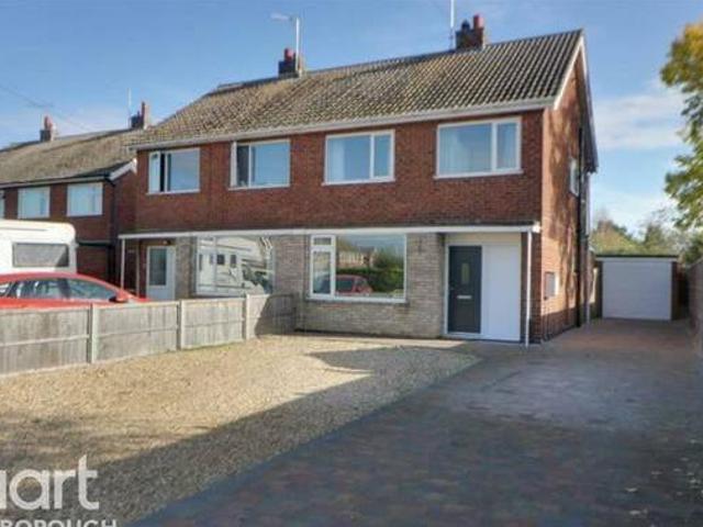 3 bedroom semidetached house for rent in Beech Road PE6
