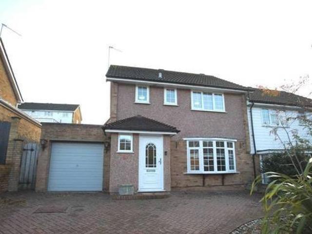 3 bedroom semidetached house for rent in Birchfields Walderslade ME5