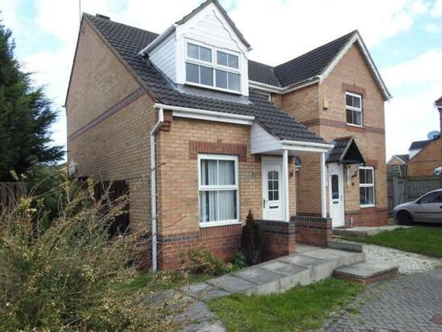 3 bedroom semidetached house for rent in Bowmont Way Kingswood HU7