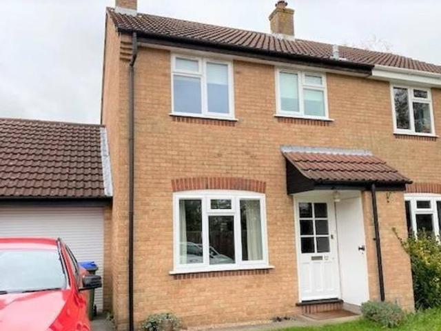 3 bedroom semidetached house for rent in Boxwood Close Portchester PO16