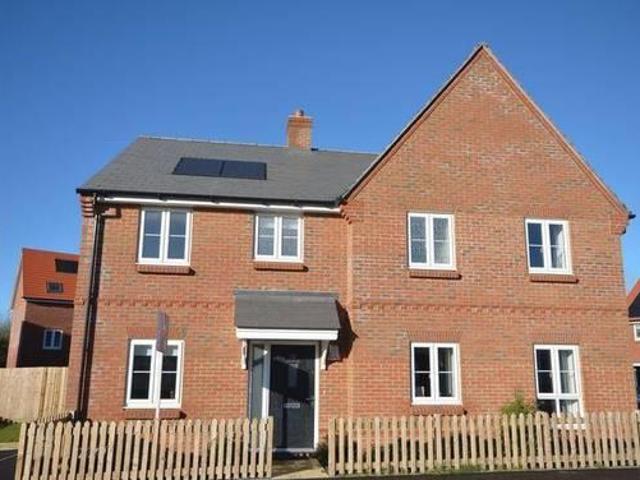 3 bedroom semidetached house for rent in Brendon GardensFair Oak Eastleigh SO50