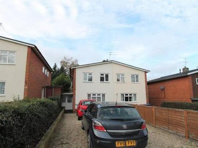 3 bedroom semidetached house for rent in Briars Lane Hatfield AL10