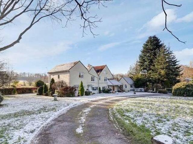 3 bedroom semidetached house for rent in Broadway Road Lightwater GU18