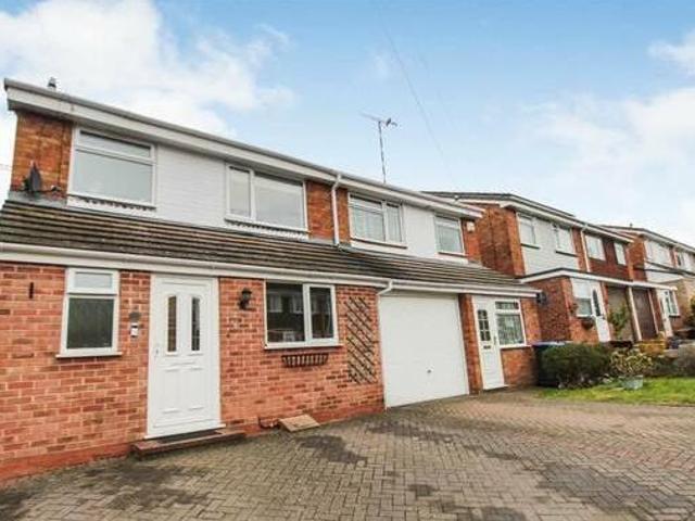 3 bedroom semidetached house for rent in Browns Bridge Road Southam CV47 1PA CV47