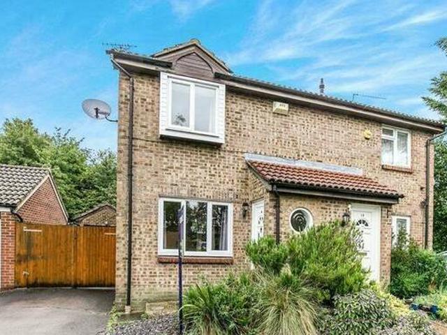 3 bedroom semidetached house for rent in Catcliffe Way Lower Earley RG6