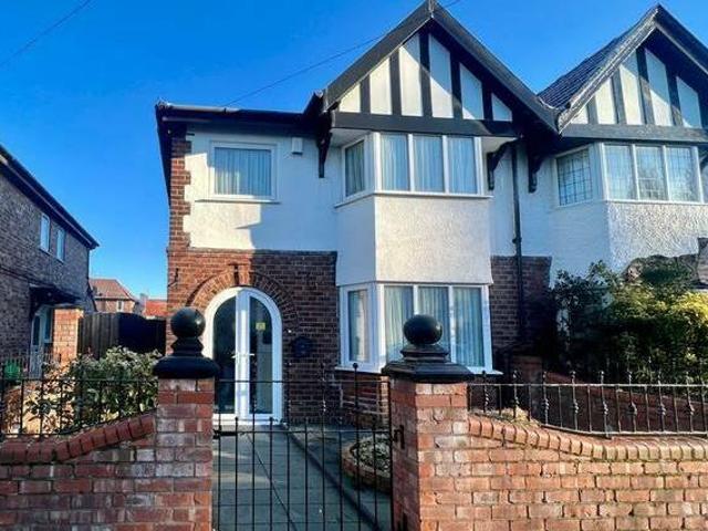 3 bedroom semidetached house for rent in Cedar Grove waterloo Liverpool L22 2AE L22