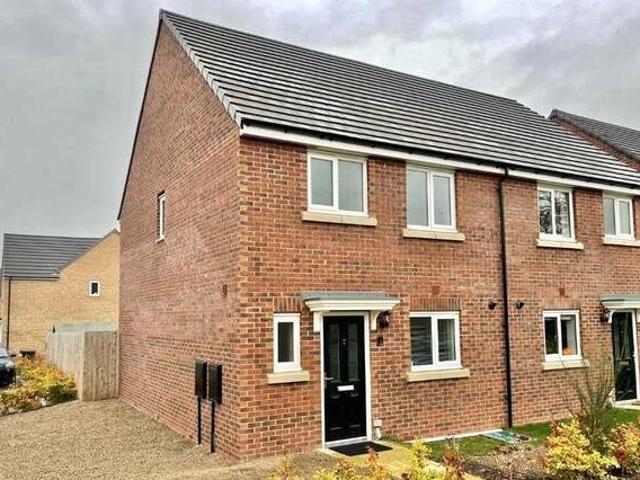 3 bedroom semidetached house for rent in Chestnut Drive YO51