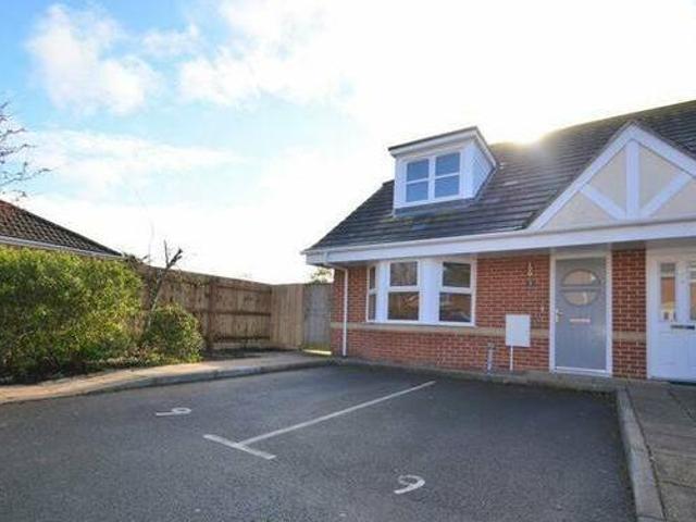 3 bedroom semidetached house for rent in Christchurch BH23