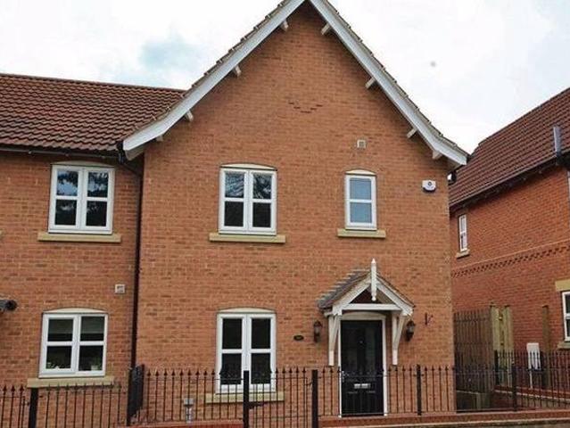 3 bedroom semidetached house for rent in Church Hill Sherburn in Elmet LS25