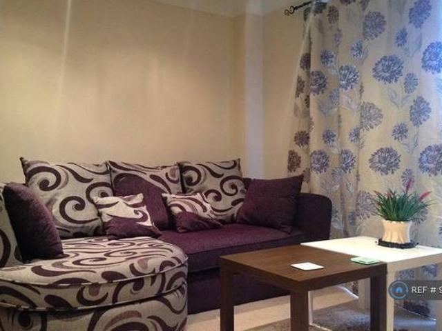3 bedroom semidetached house for rent in Cirrus Drive Reading RG2