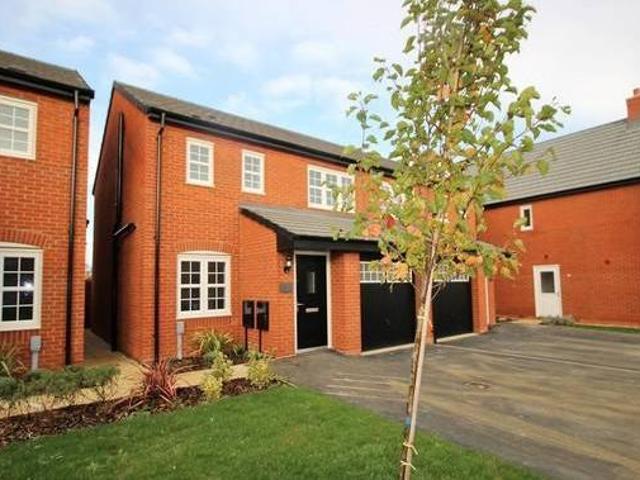 3 bedroom semidetached house for rent in Clarke Close Cottenham CB24