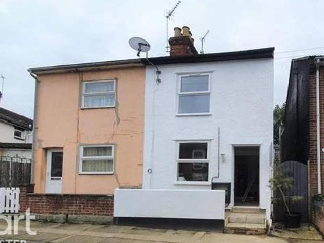 3 bedroom semidetached house for rent in Colchester CO2
