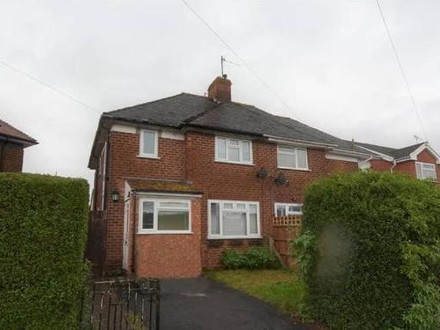 3 bedroom semidetached house for rent in College Estate HR1