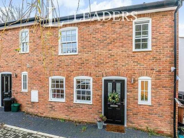 3 bedroom semidetached house for rent in College Place AL3