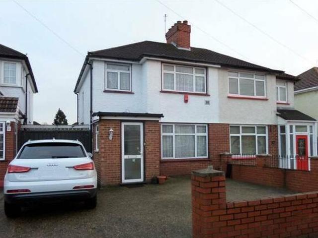 3 bedroom semidetached house for rent in Cranford Drive Hayes Middlesex UB3