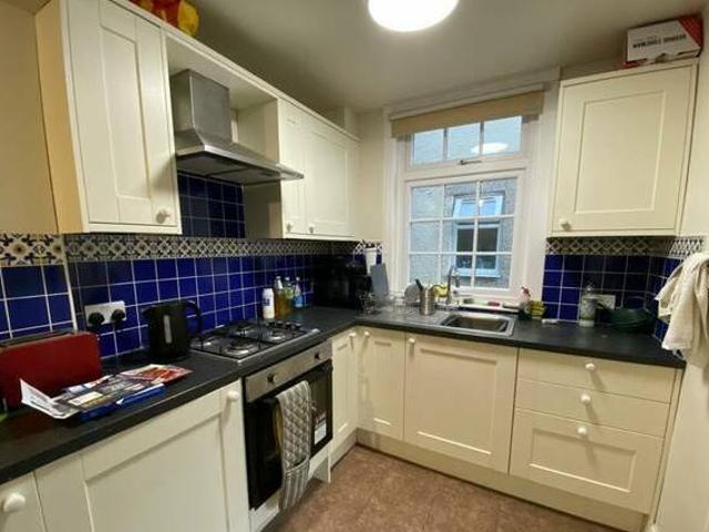 3 bedroom semidetached house for rent in Cricket Road Cowley East Oxford OX4