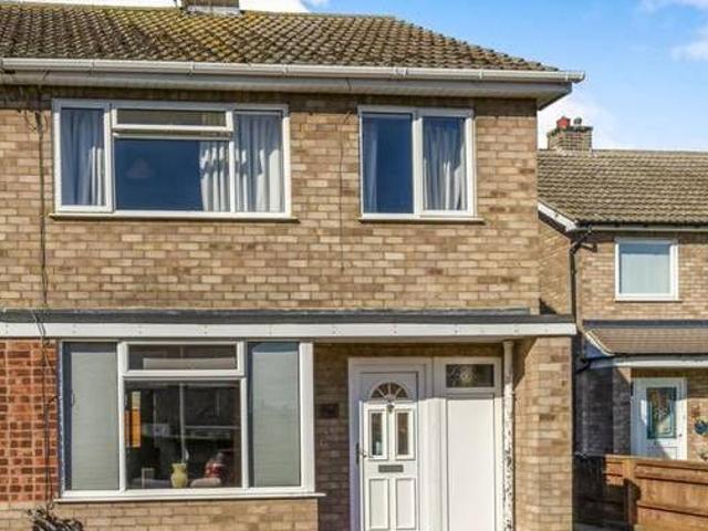 3 bedroom semidetached house for rent in Cromarty Road Stamford PE9