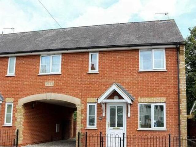 3 bedroom semidetached house for rent in Croft Road Wallingford OX10