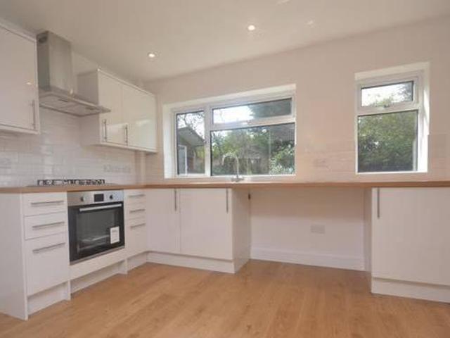 3 bedroom semidetached house for rent in Duncan Road Woodley RG5