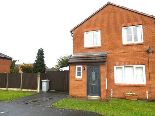 3 bedroom semidetached house for rent in Dutton Way CW1