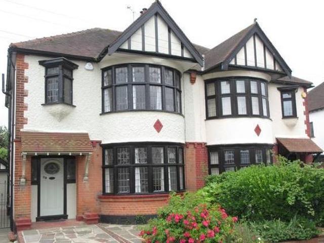 3 bedroom semidetached house for rent in Dale Road LeighOnSea SS9