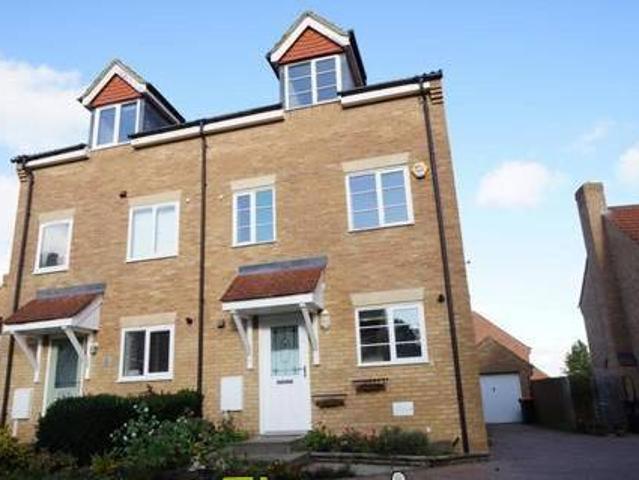 3 bedroom semidetached house for rent in Davison Court Grange Farm MK8