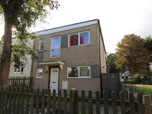 3 bedroom semidetached house for rent in Dews Green Basildon Essex SS16 4NSW SS16