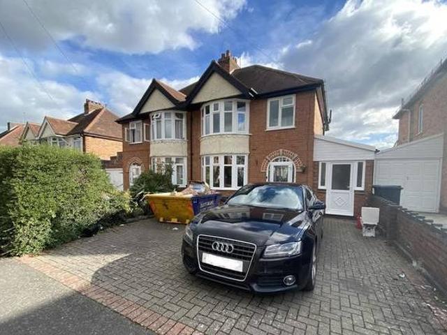 3 bedroom semidetached house for rent in Dickins Road Warwick CV34