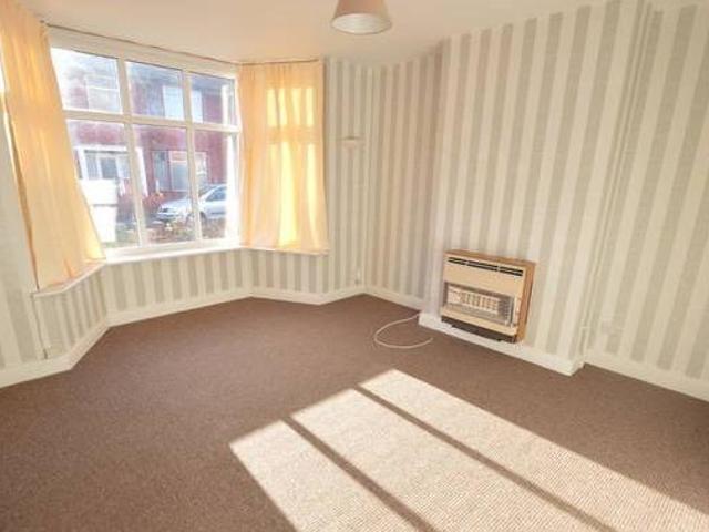 3 bedroom semidetached house for rent in Everard Avenue SLough SL1