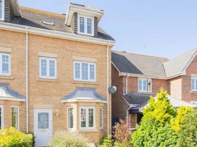 3 bedroom semidetached house for rent in Estancia Close LeeontheSolent Hampshire PO13