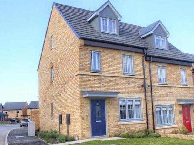 3 bedroom semidetached house for rent in Furrow Grange Brooklands Park TS5