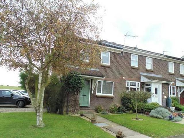 3 bedroom semidetached house for rent in Field View Gardens Beccles Suffolk NR34